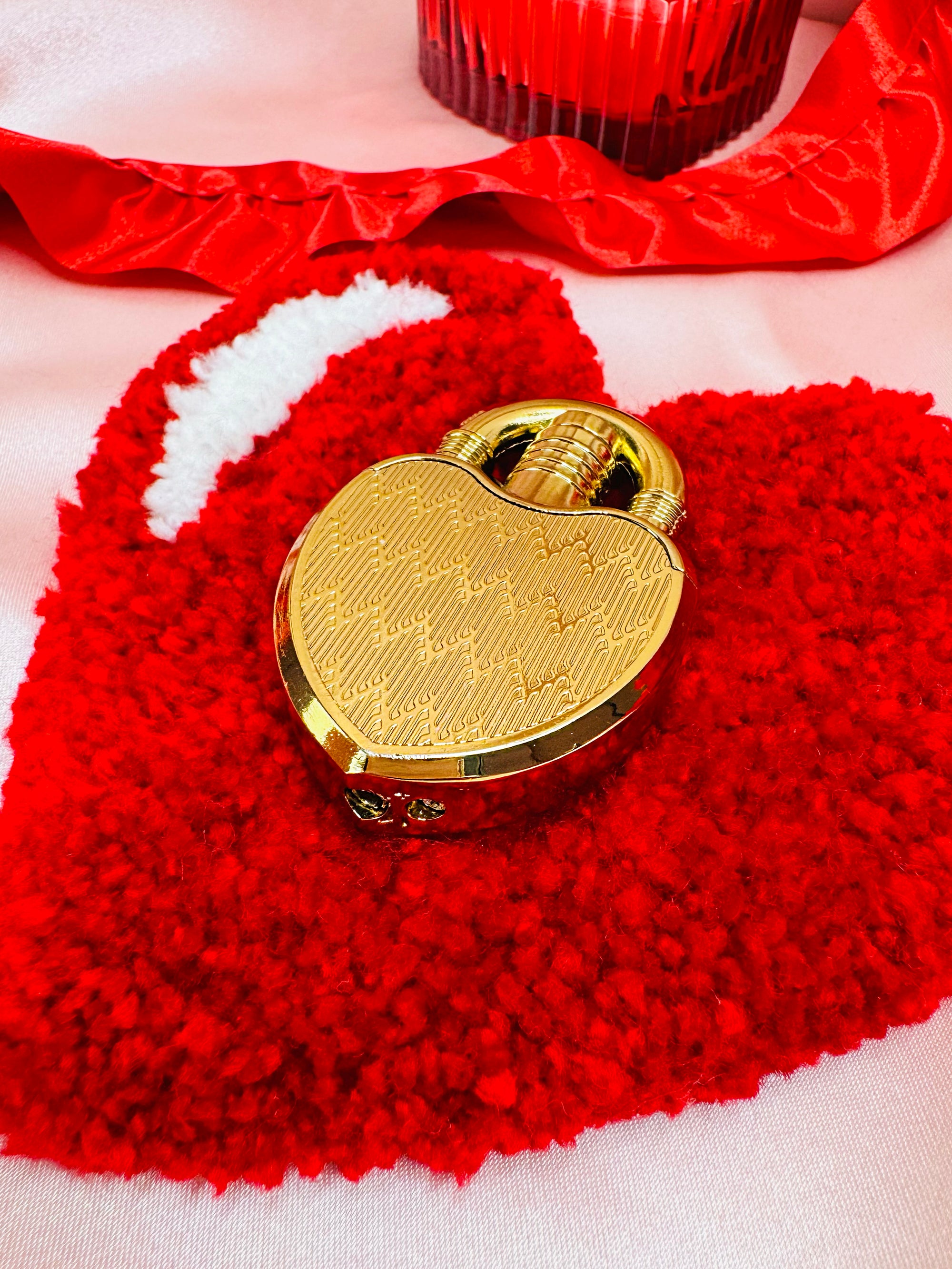 Heart Lock Lighter- Gold – Shop Burning Love