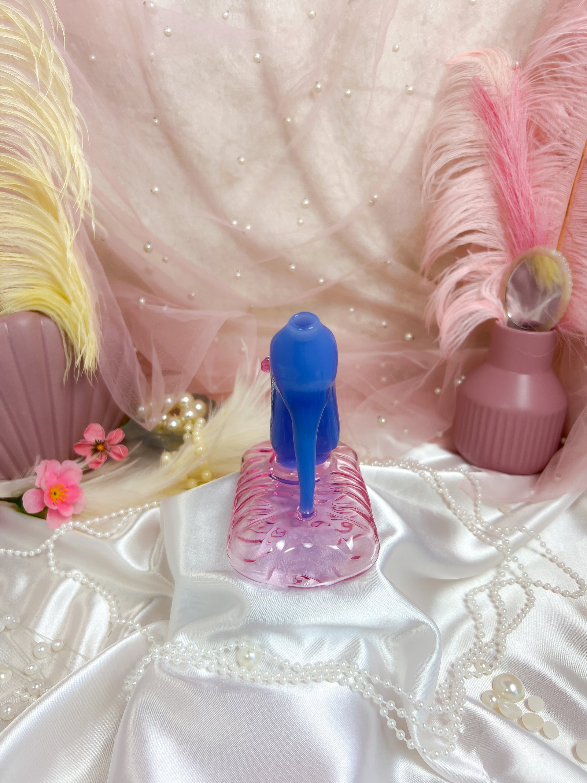 The Glass Slipper Bong – Shop Burning Love
